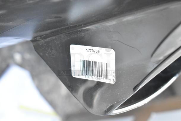 Brand New Scratch And Dent! Rubbermaid® | #0177