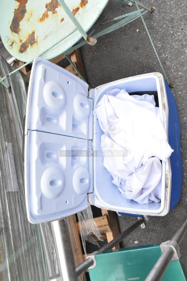 Rubbermaid White And Blue Poly Portable Ice | #0333