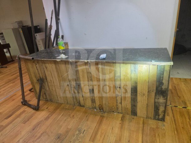 Wooden Pallet Bar | #0124